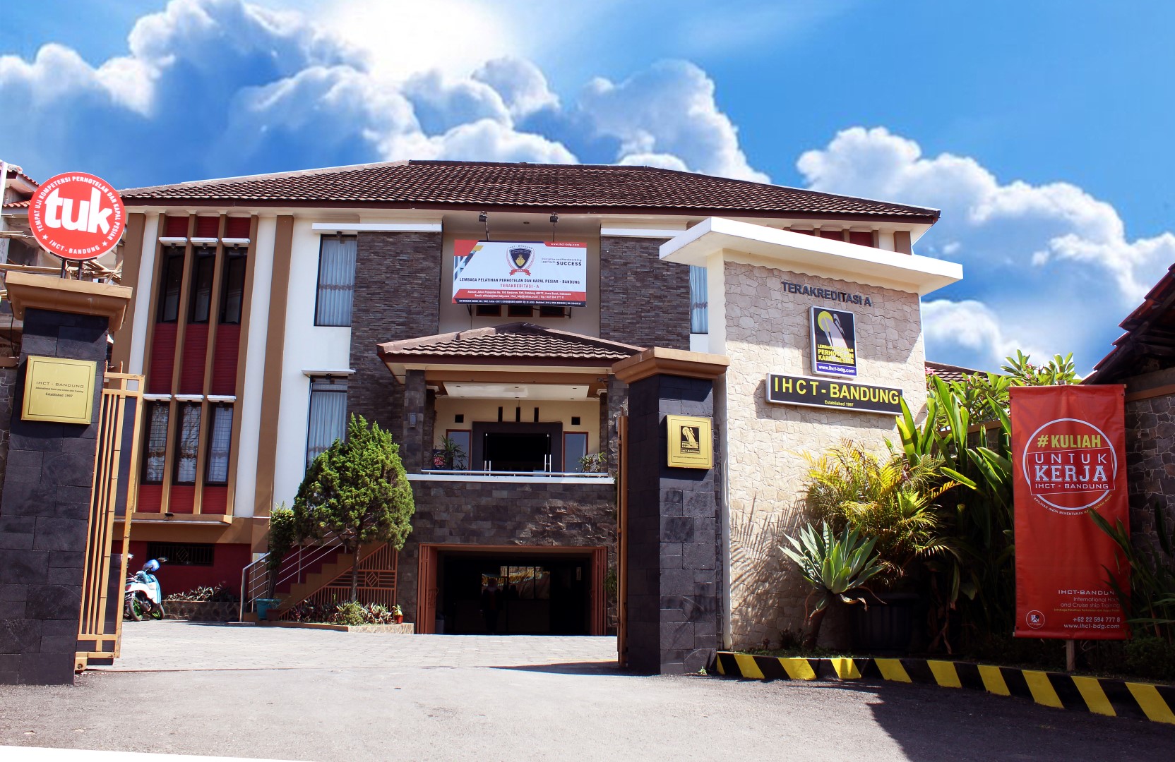 #KuliahUntukKerja-Tentang-Eng | IHCT - Bandung